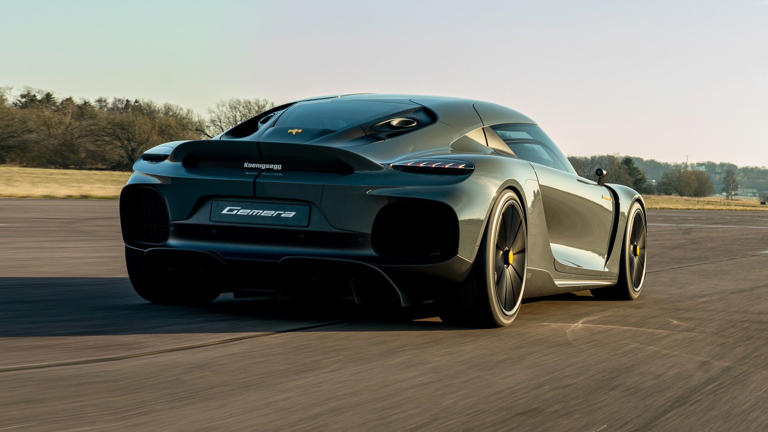 The New Koenigsegg Squeezes 600hp Out of a Small Engine! - AUTOMOLOGY ...