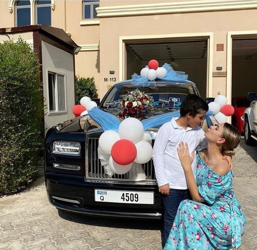 Ibu Dikecam Akibat Bagi Hadiah Rolls-Royce RM1.3 Juta Sebagai Hadiah ...