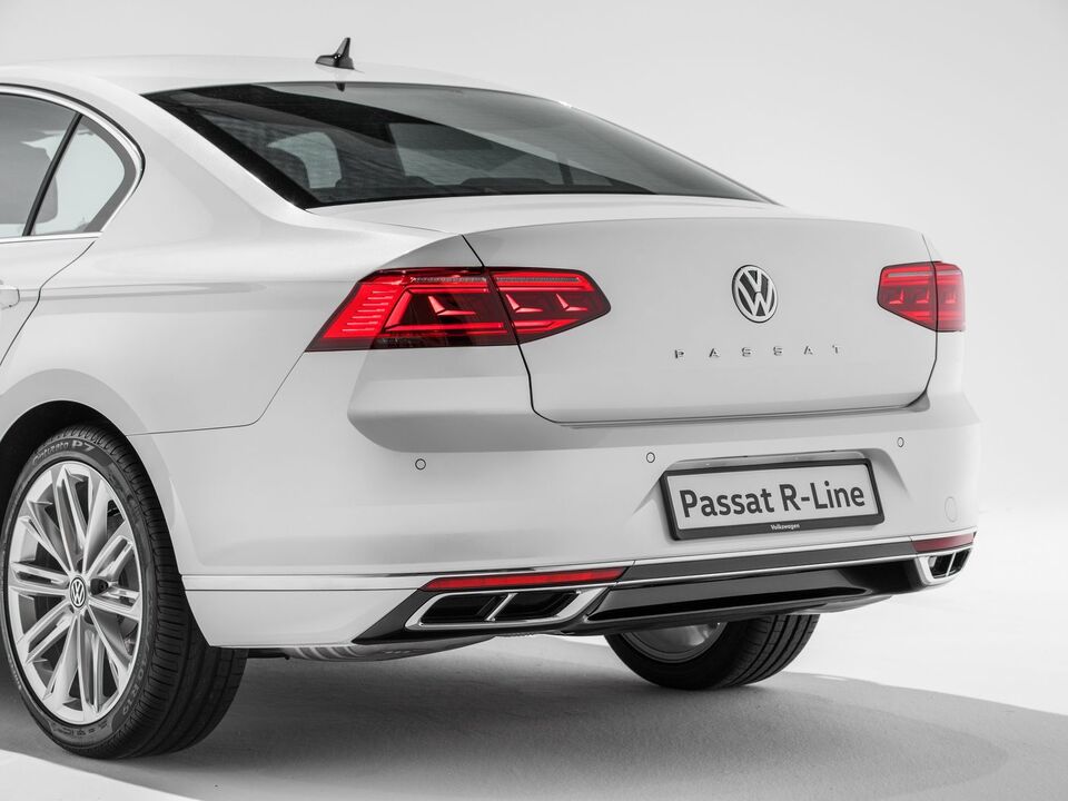 TEST DRIVE: Volkswagen Passat R-Line - Simply Sublime - AUTOMOLOGY ...