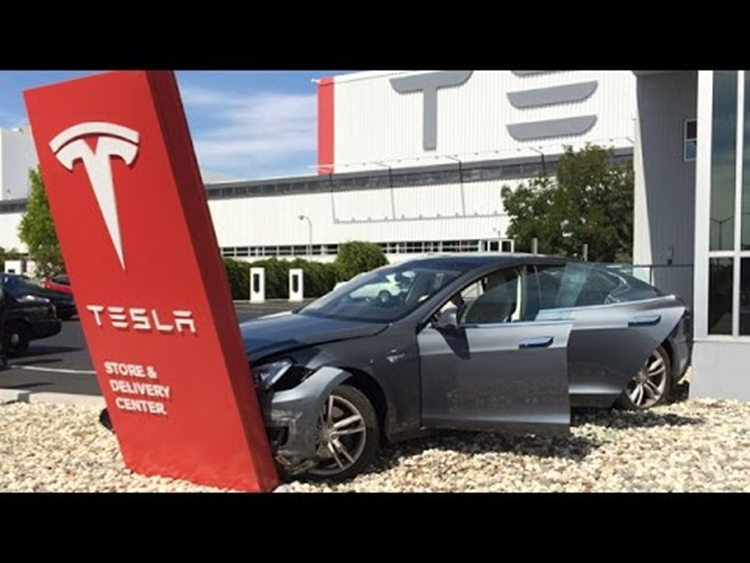 Tesla Recall: It is official, Tesla Autopilot is defective ...