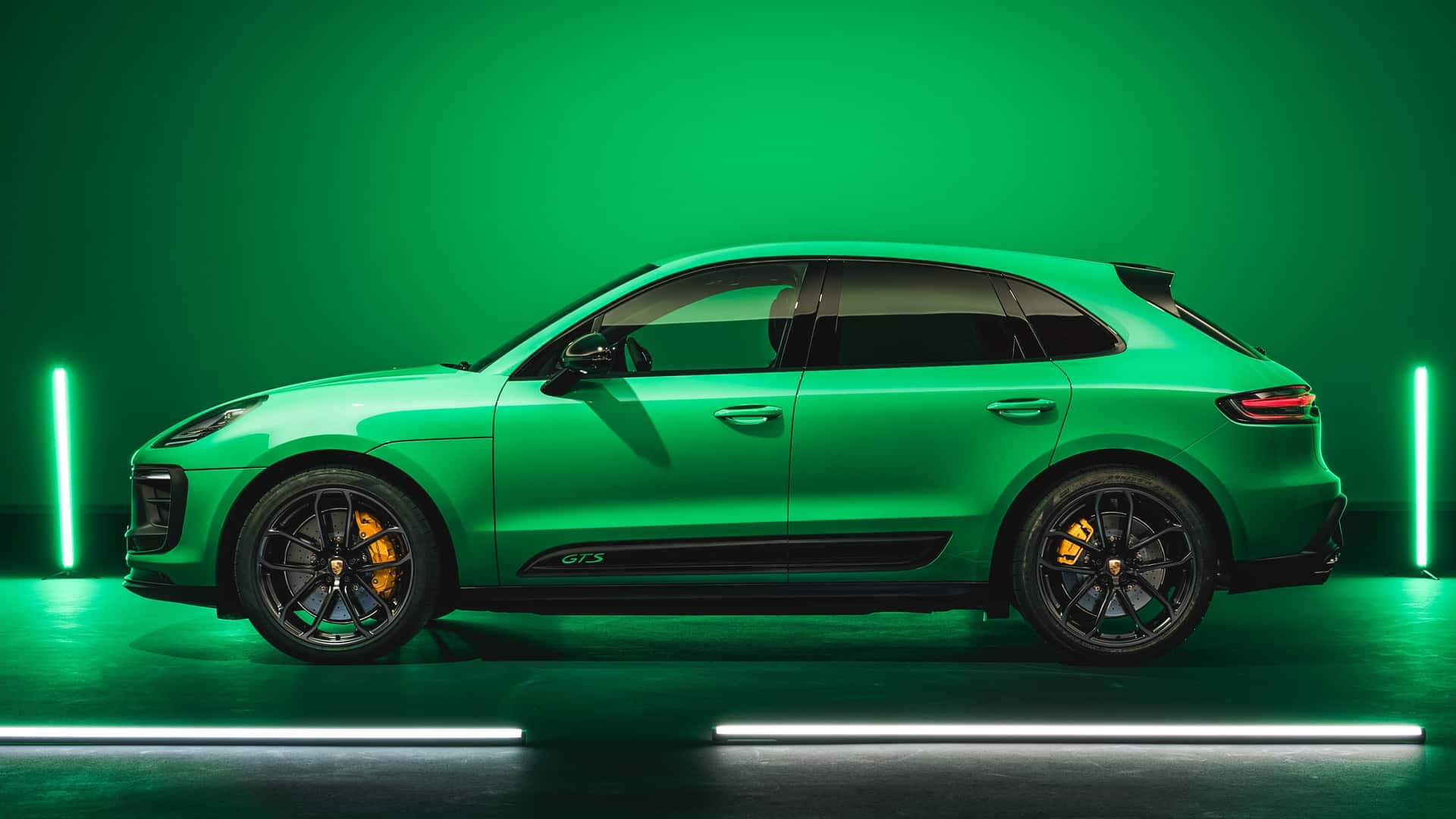 Great News! Porsche Gives the Macan the Old-School Heartbeat Again ...
